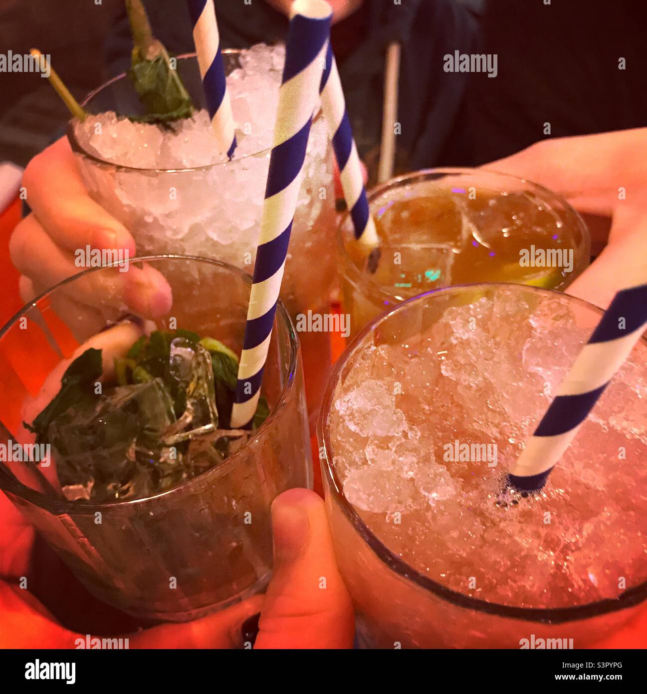Celebrate drink cheers hi-res stock photography and images - Alamy