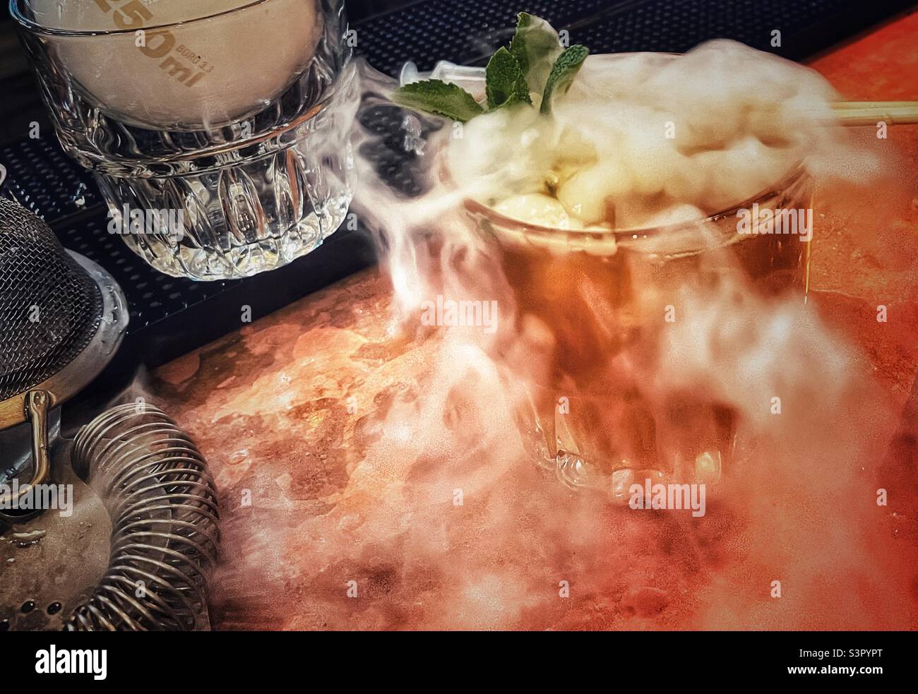 Smoking dry ice hi-res stock photography and images - Alamy
