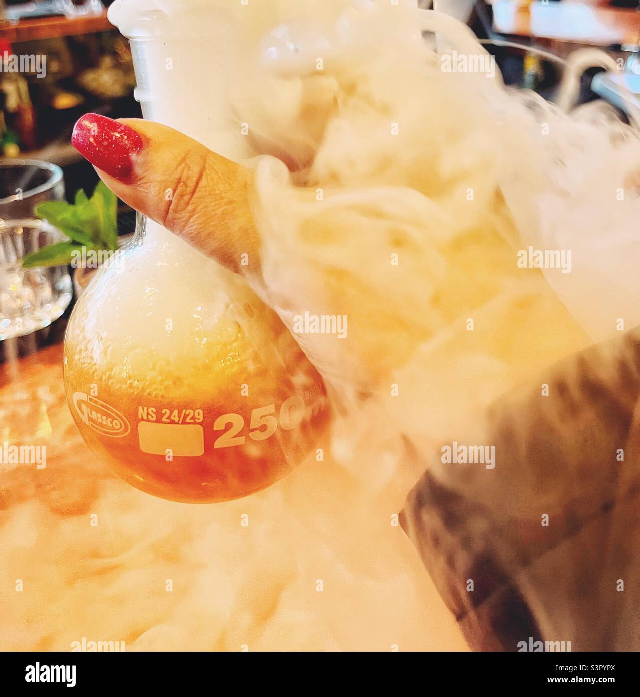 Bubbling flask hi-res stock photography and images - Alamy