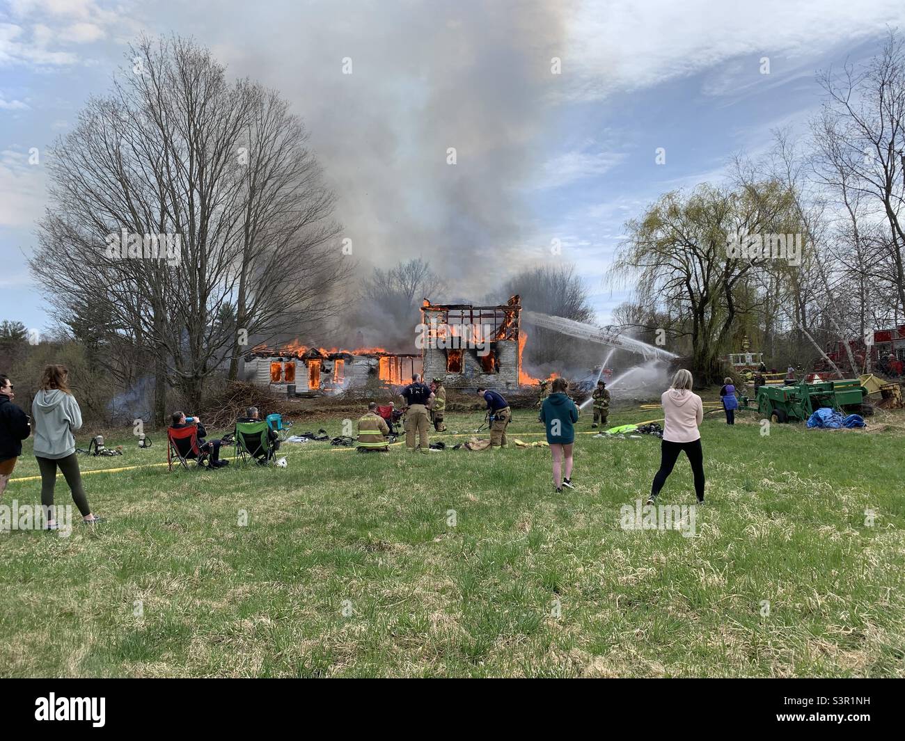 Abandoned fire department hi-res stock photography and images - Alamy