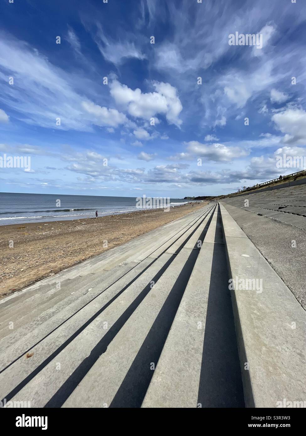 Beach contrast hi-res stock photography and images - Alamy