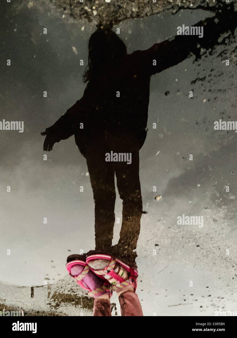 Puddle reflect reflection hi-res stock photography and images - Alamy