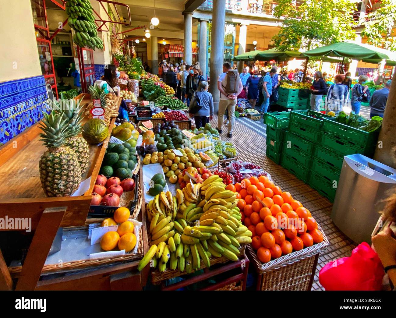 Funchal farmers market hi-res stock photography and images - Alamy