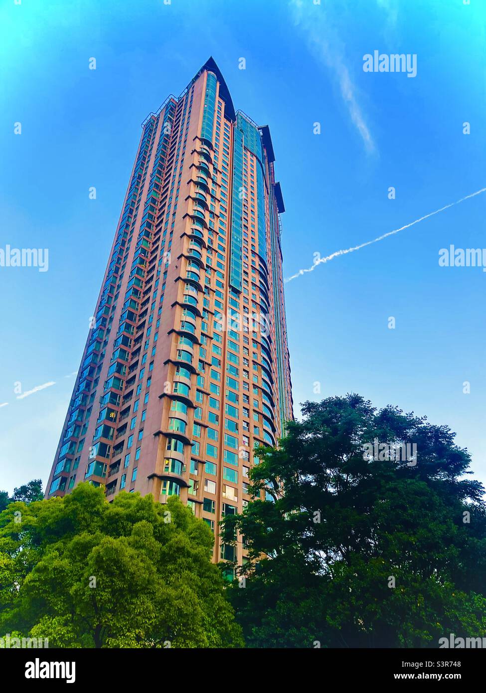 Shanghai shimao building hi-res stock photography and images - Alamy