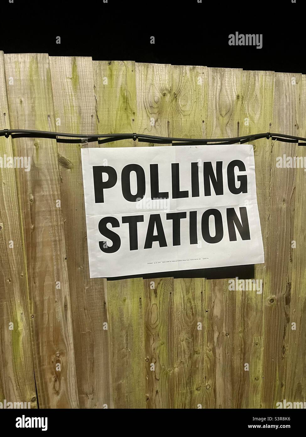 Polling fence hi-res stock photography and images - Alamy