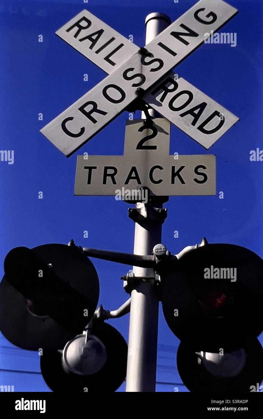 Railroad Crossing Signal USA Stock Photo - Alamy