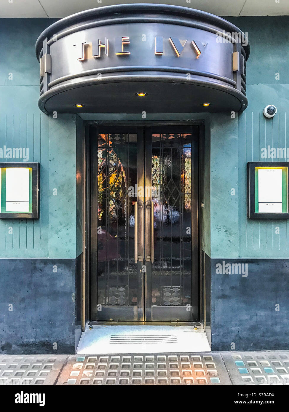 The Ivy restaurant, London Stock Photo - Alamy