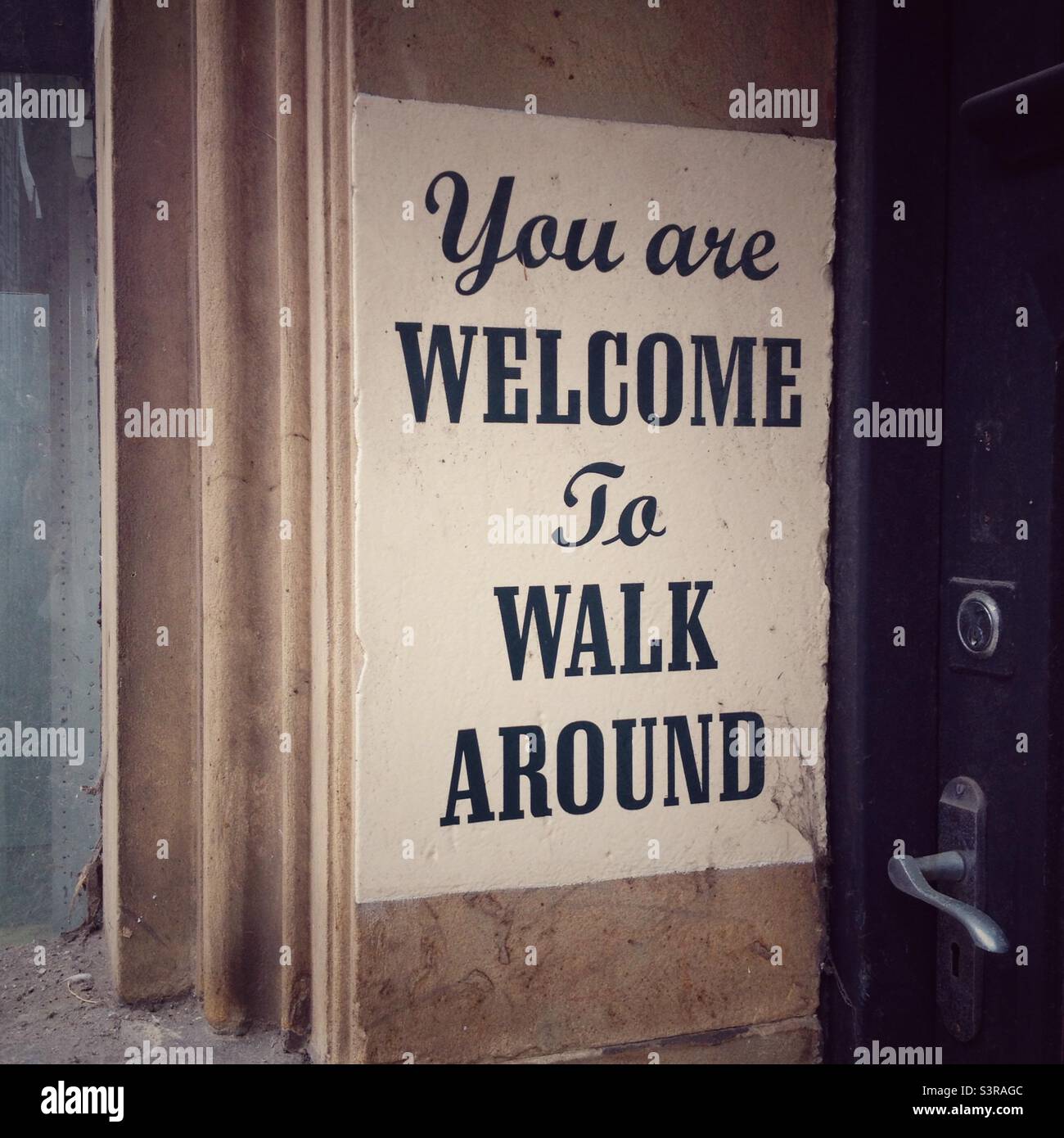 Disused sign hi-res stock photography and images - Alamy