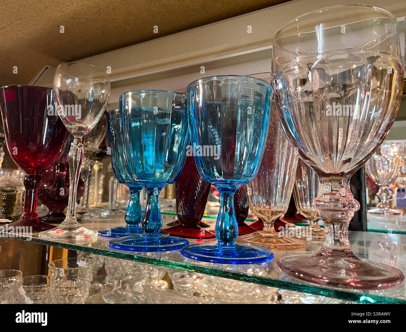 Vintage stemware hi-res stock photography and images - Alamy