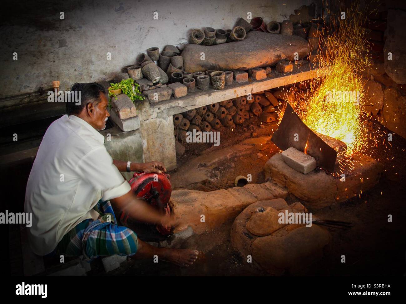 Bronze Forge India Stock Photo - Alamy
