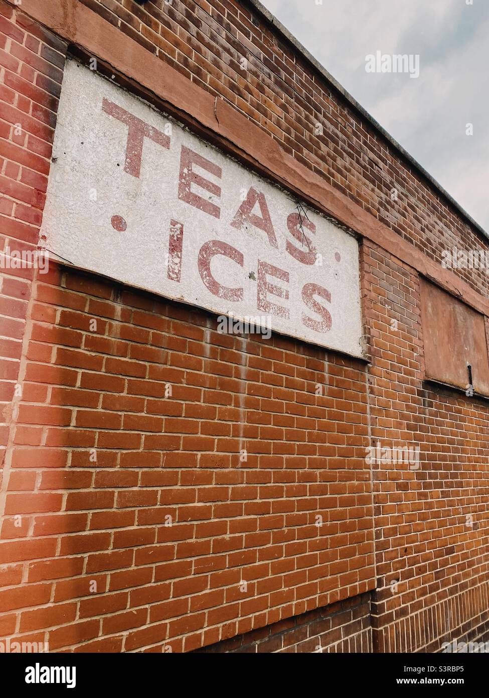 Hand painted advertisement in Southend Stock Photo - Alamy