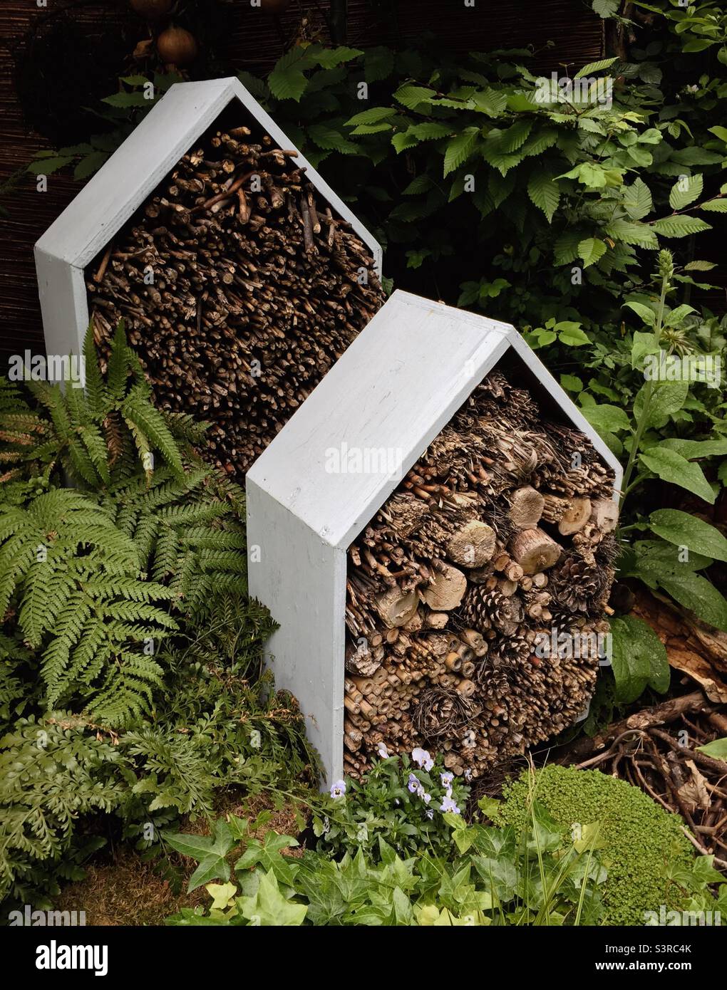 Bug hotels hi-res stock photography and images - Alamy