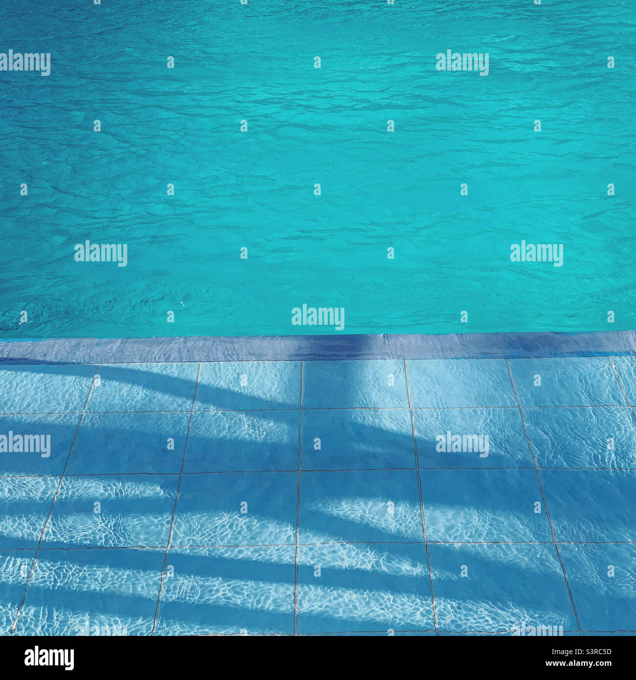 Turquoise swimming pool hi-res stock photography and images - Alamy