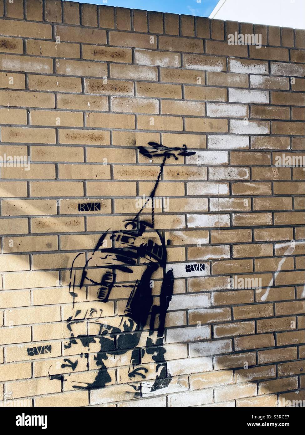 Street art on brick hi-res stock photography and images - Alamy