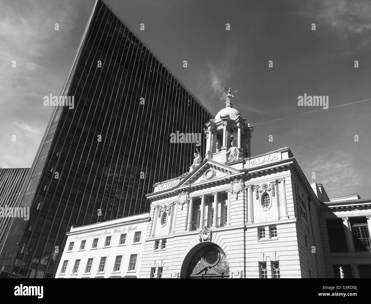Victoria palace theatre Black and White Stock Photos & Images - Alamy
