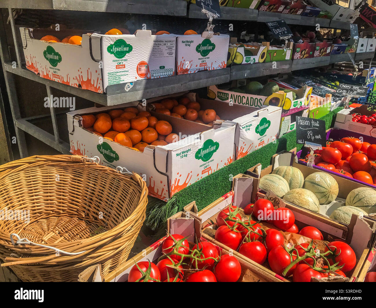 Grocers shop produce Stock Photo - Alamy