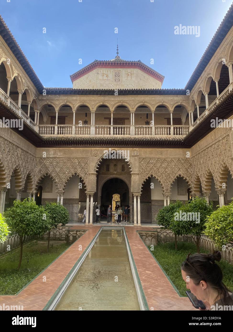 The alcazar courtyard hi-res stock photography and images - Alamy
