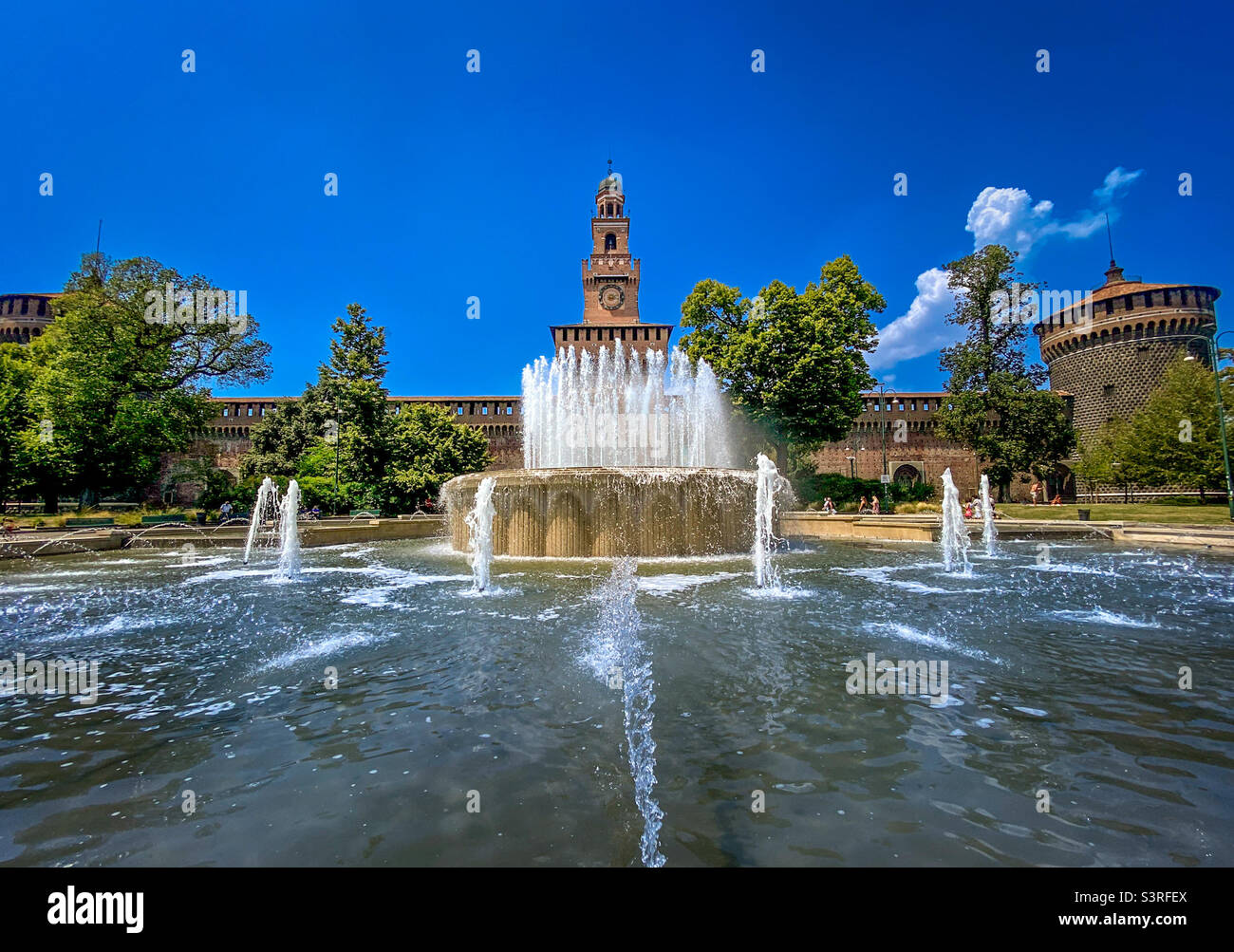 Sforza castle castello sforzesco milan hi-res stock photography and ...