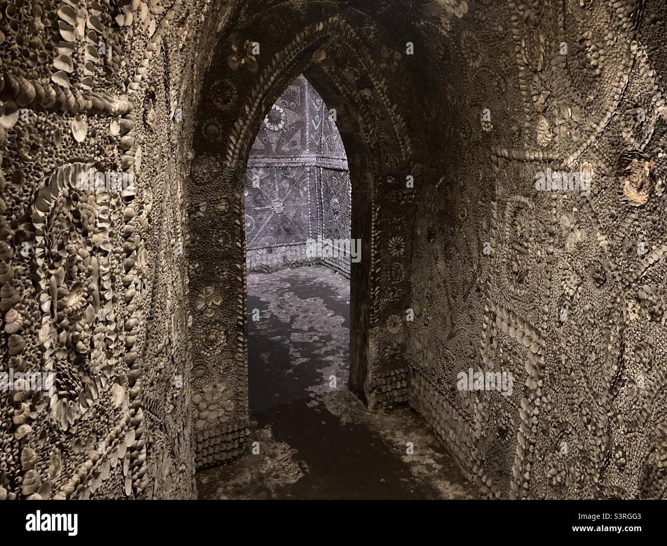 Margate shell grotto hi-res stock photography and images - Alamy