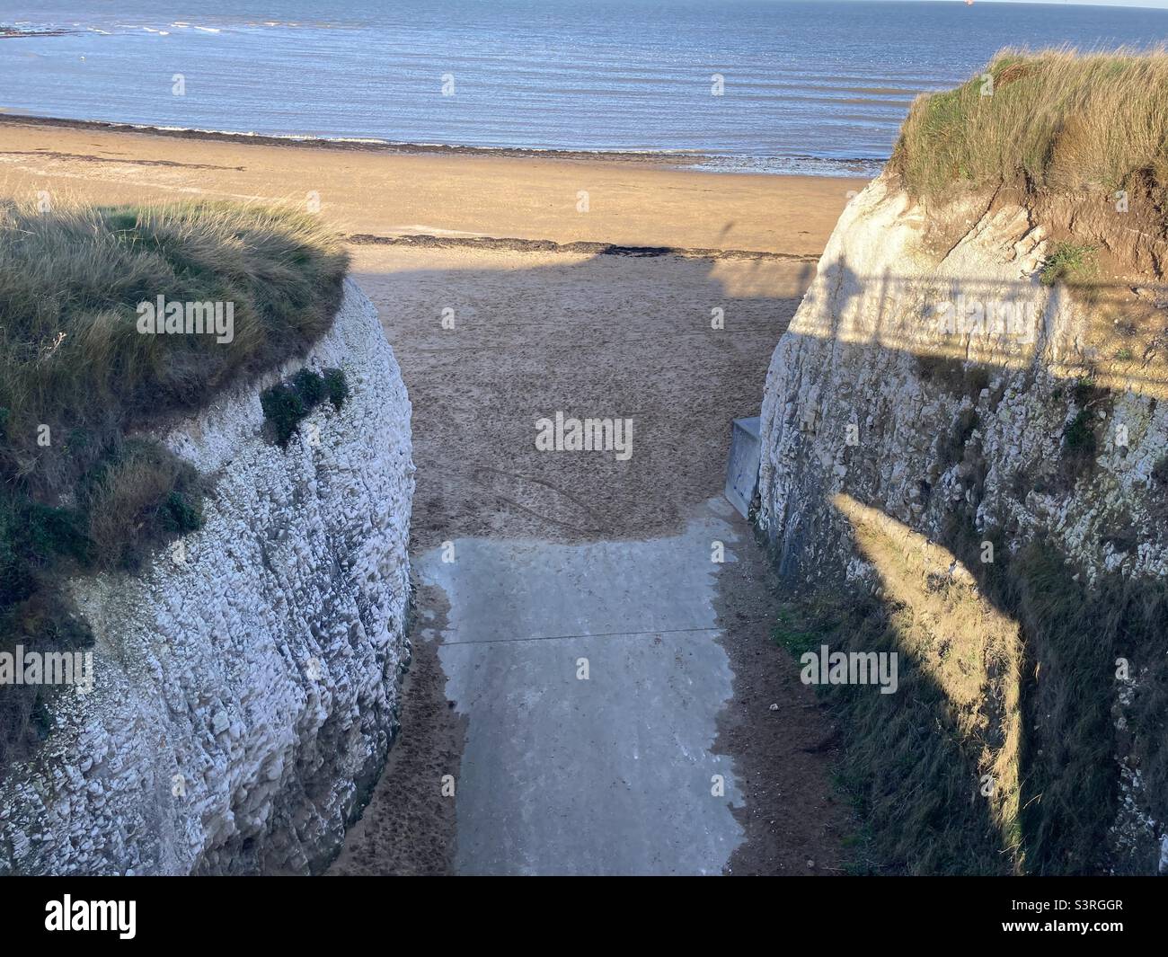 Path to the sea Stock Photo - Alamy