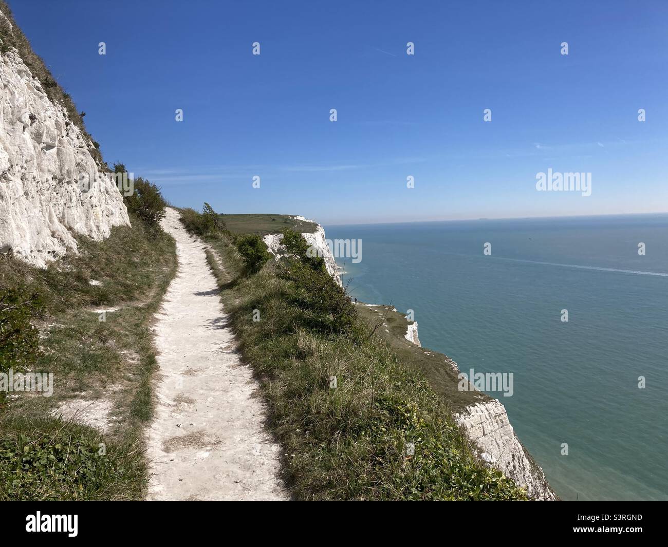 Cliffs path hi-res stock photography and images - Alamy