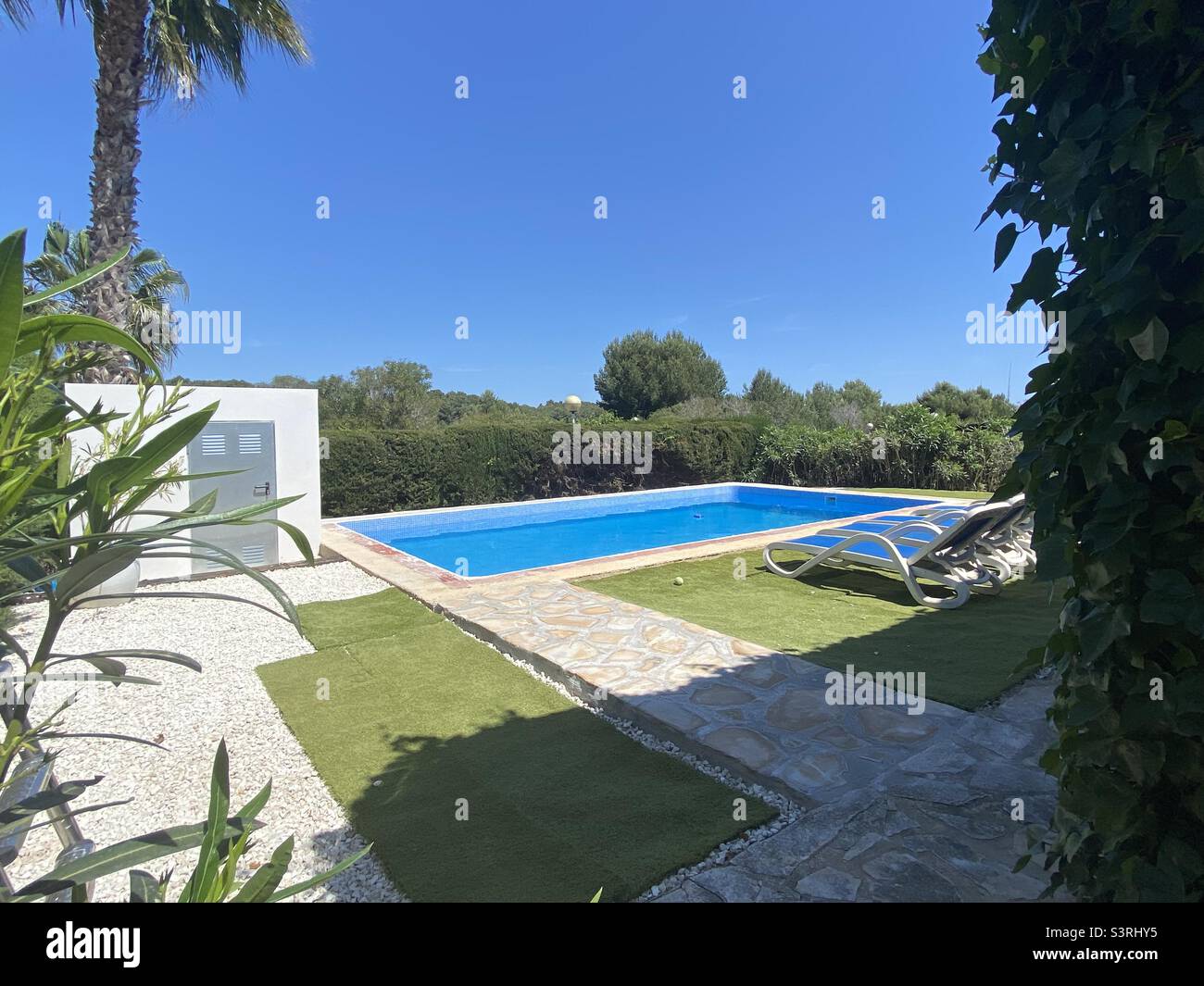 Villa sunshine hi-res stock photography and images - Alamy