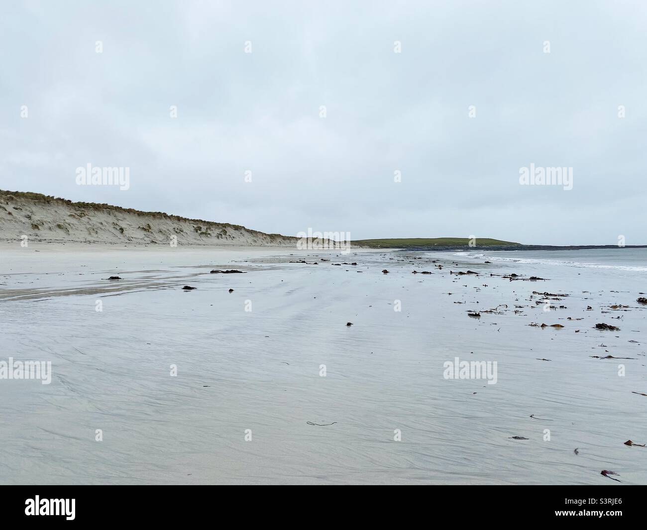 Grey beach hi-res stock photography and images - Alamy