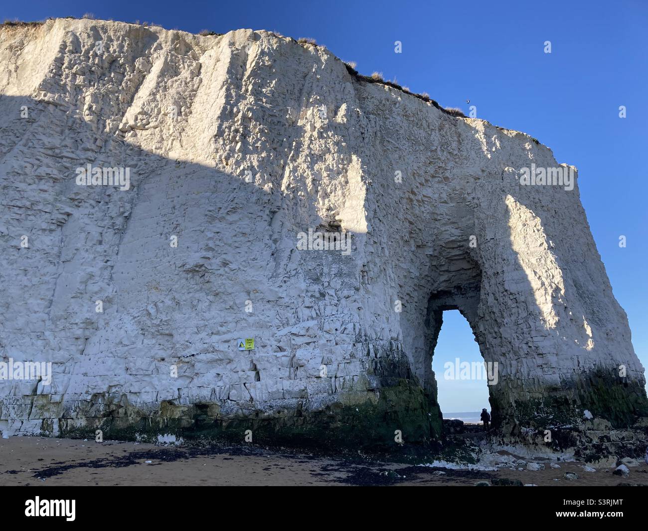 Chalk cliffs arch kingsgate bay hi-res stock photography and images - Alamy