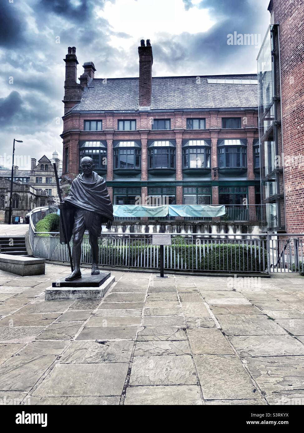 Ghandi statue hi-res stock photography and images - Alamy