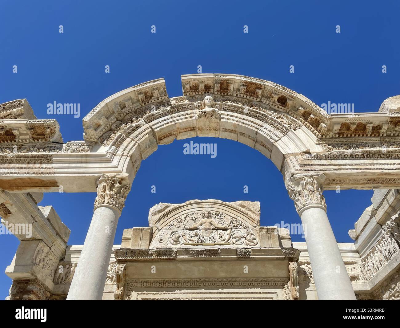 Column and arch hi-res stock photography and images - Alamy