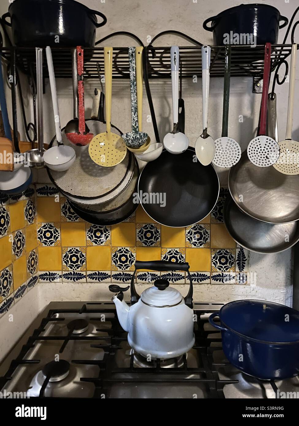 Kitchen ladles hi-res stock photography and images - Alamy