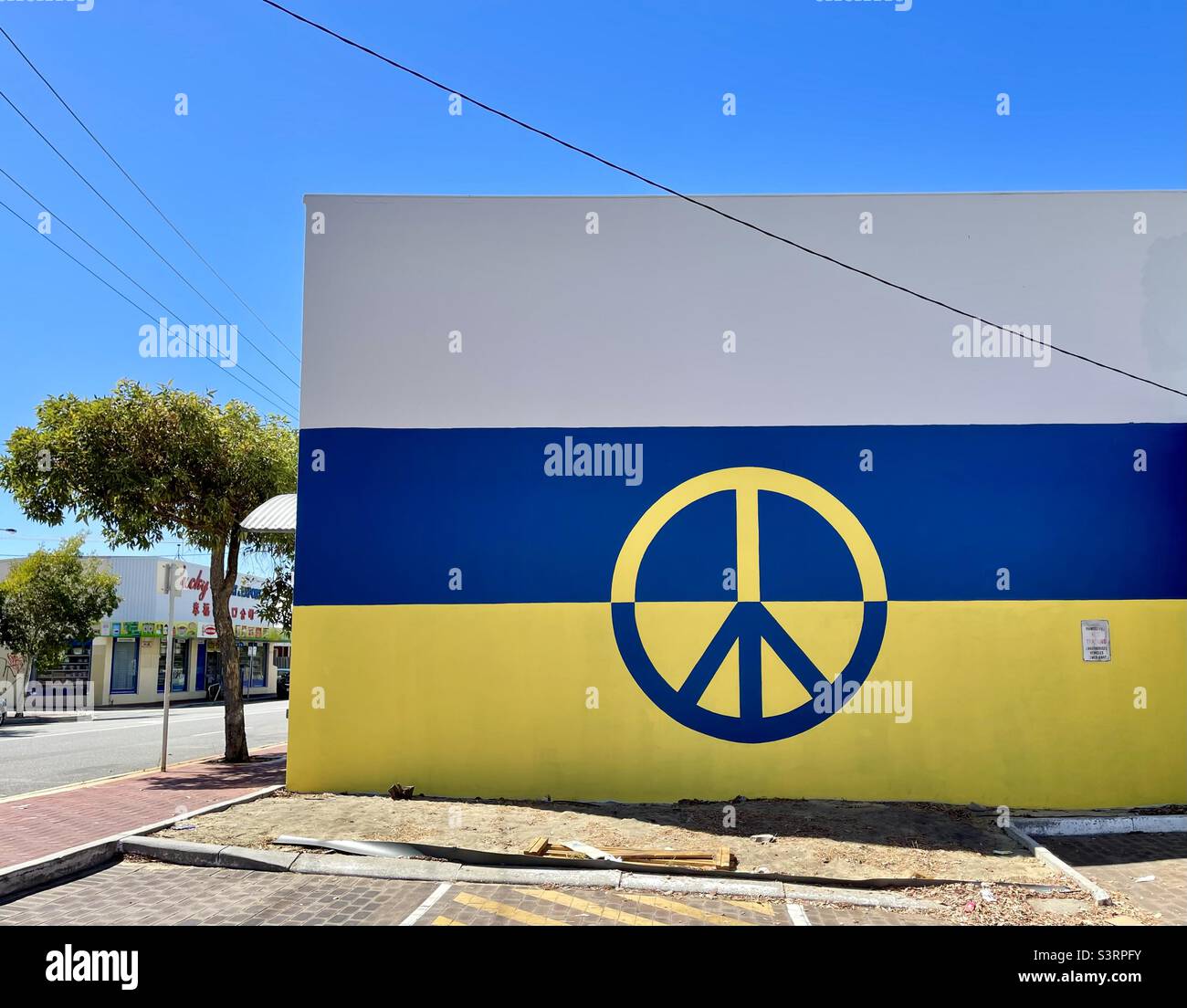Peace mural hi-res stock photography and images - Alamy