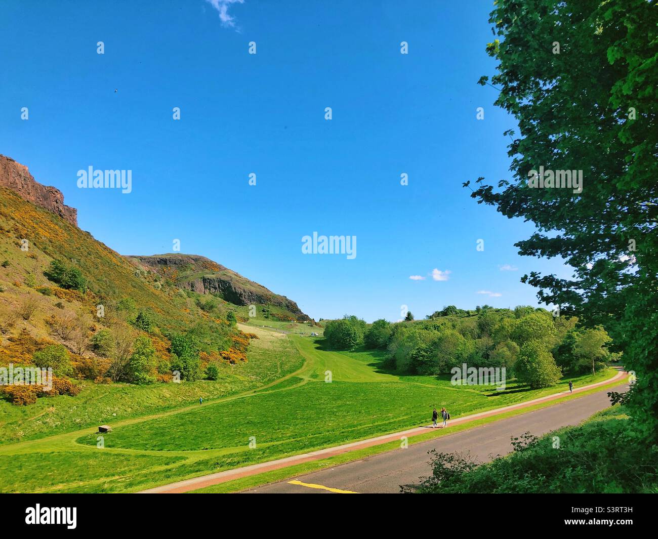 Queens drive in holyrood park hi-res stock photography and images - Alamy
