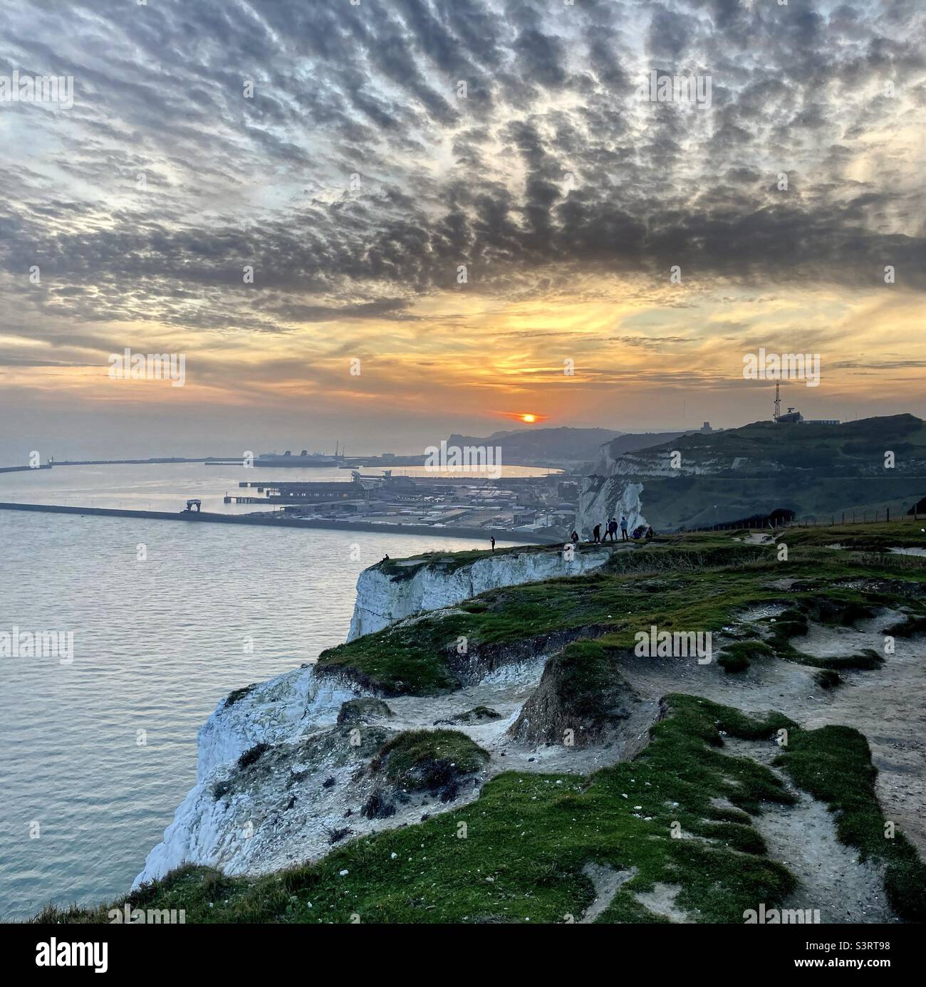 White cliffs of dover sunset hi-res stock photography and images - Alamy