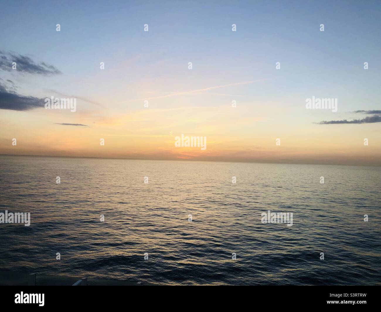 Orange sky sun set hi-res stock photography and images - Alamy