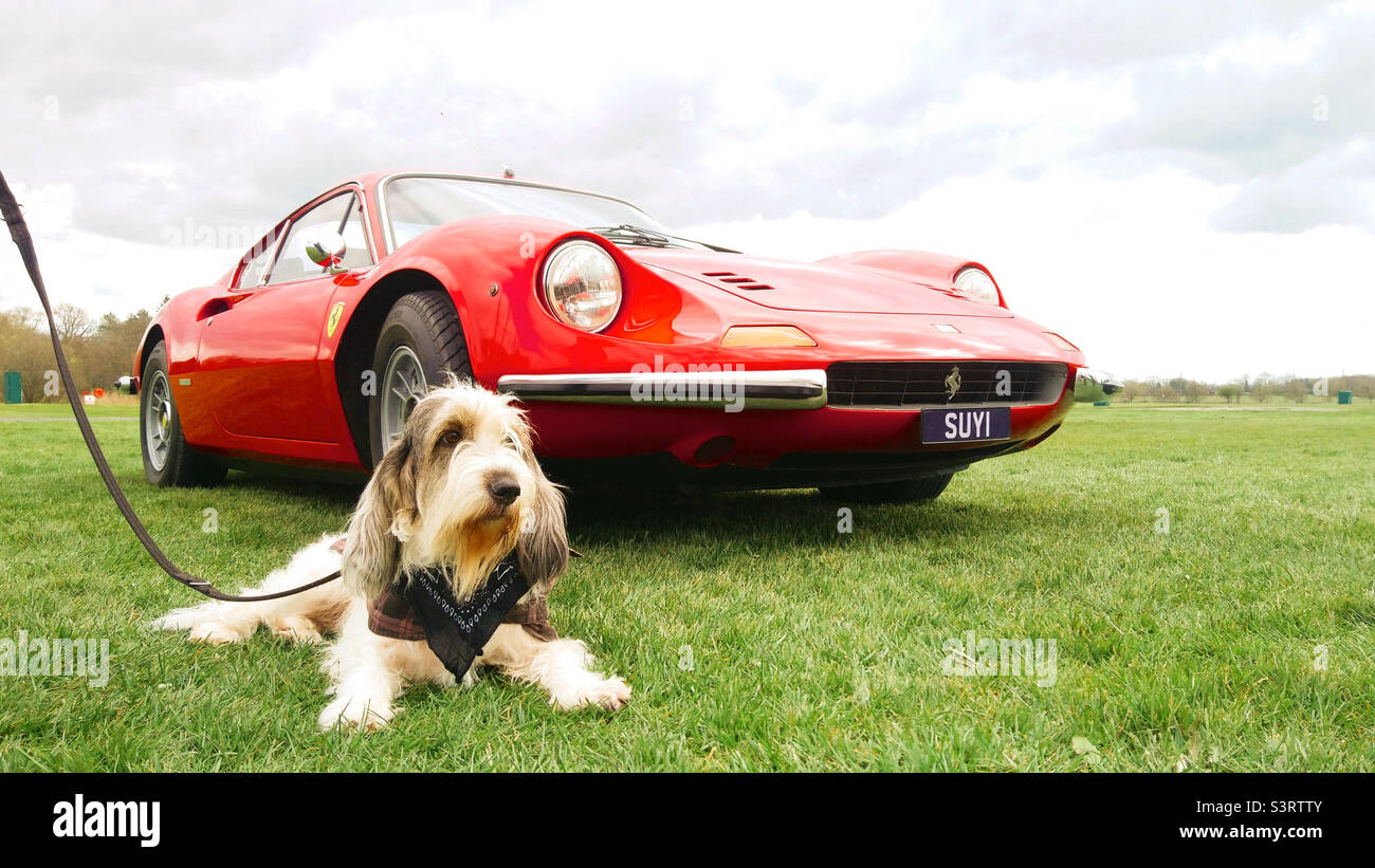 Red ferrari classic car hi-res stock photography and images - Alamy