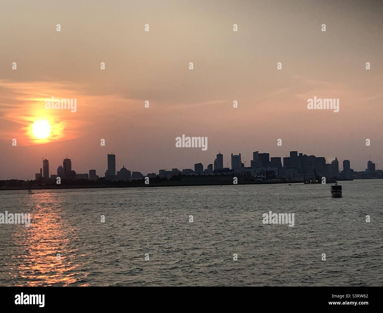 Boston skyline sunset hi-res stock photography and images - Alamy