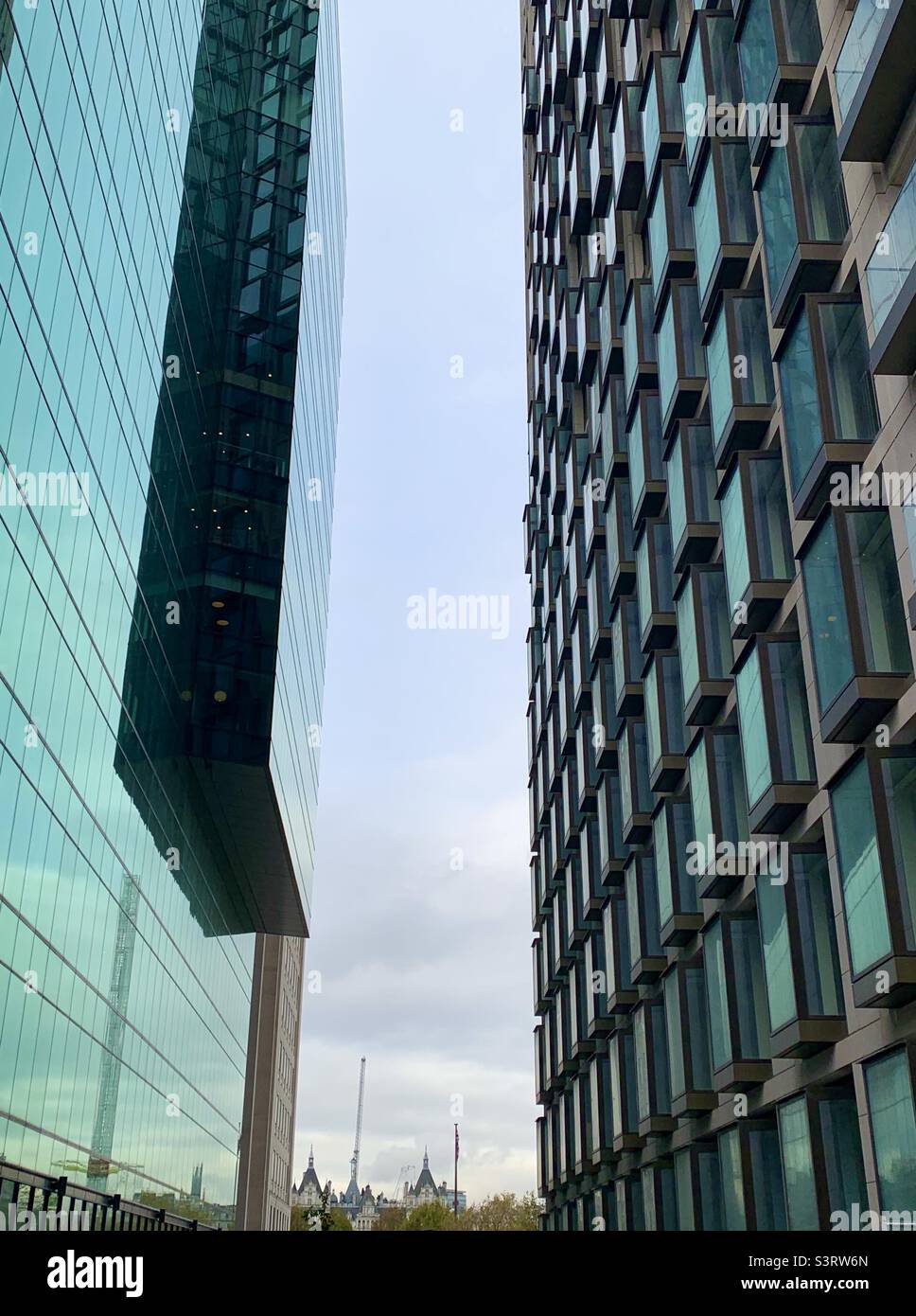 More london embankment hi-res stock photography and images - Alamy