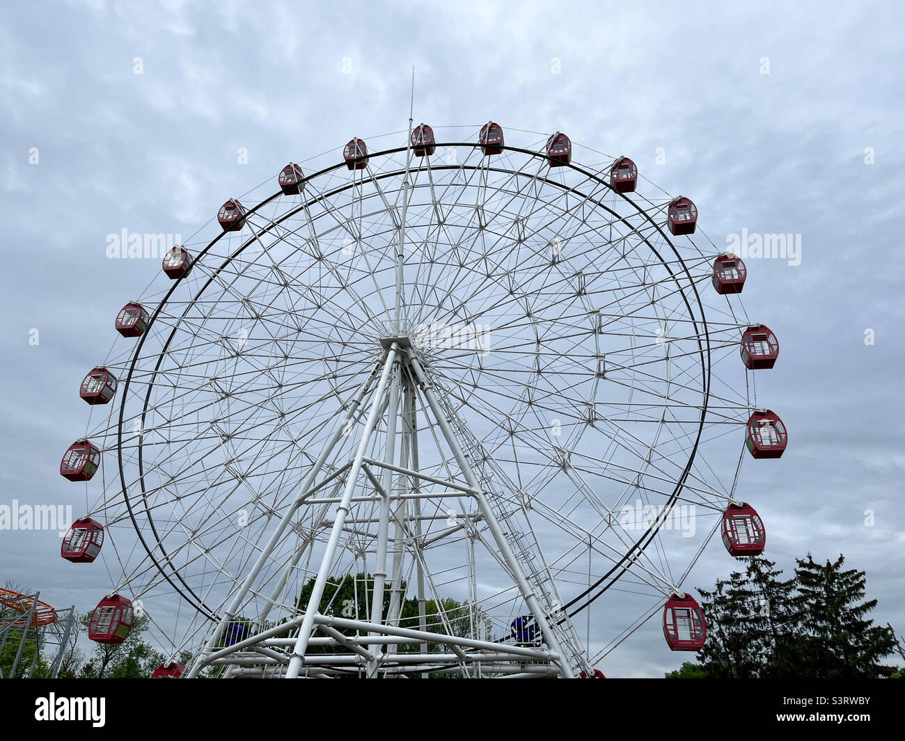 Ferris wheel or Ferris wheel is a mechanical attraction in the form of ...