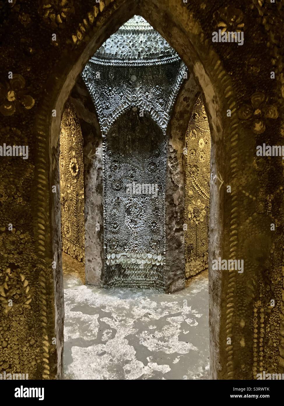 Margate shell grotto hi-res stock photography and images - Alamy