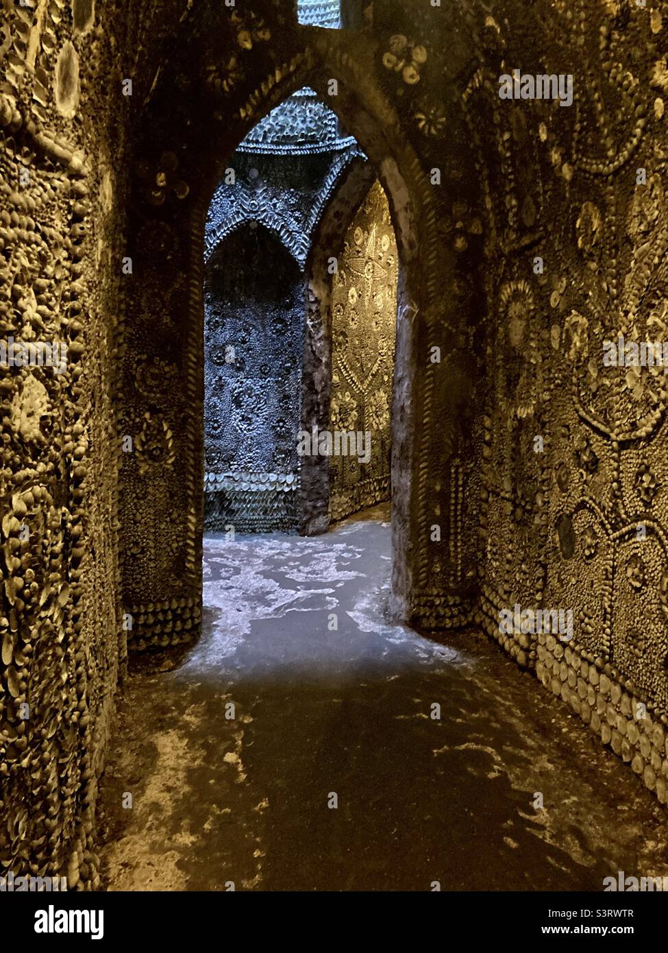 Margate shell grotto hi-res stock photography and images - Alamy