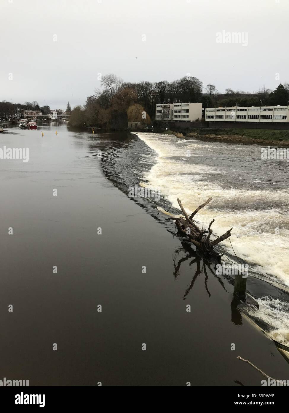 River dee tide hi-res stock photography and images - Alamy