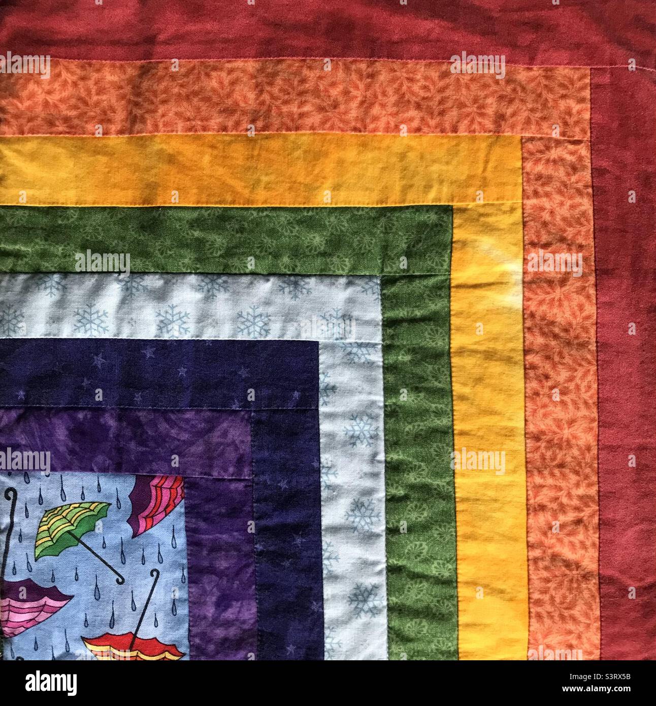 Log cabin quilt block hi-res stock photography and images - Alamy