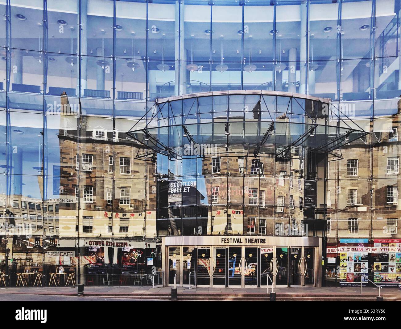 Nicholson street hi-res stock photography and images - Alamy