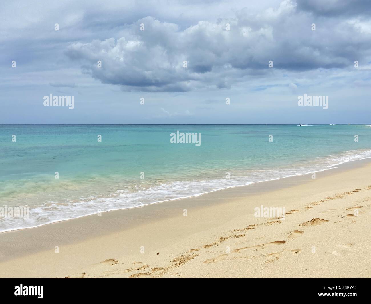 Tropical beachscape hi-res stock photography and images - Alamy