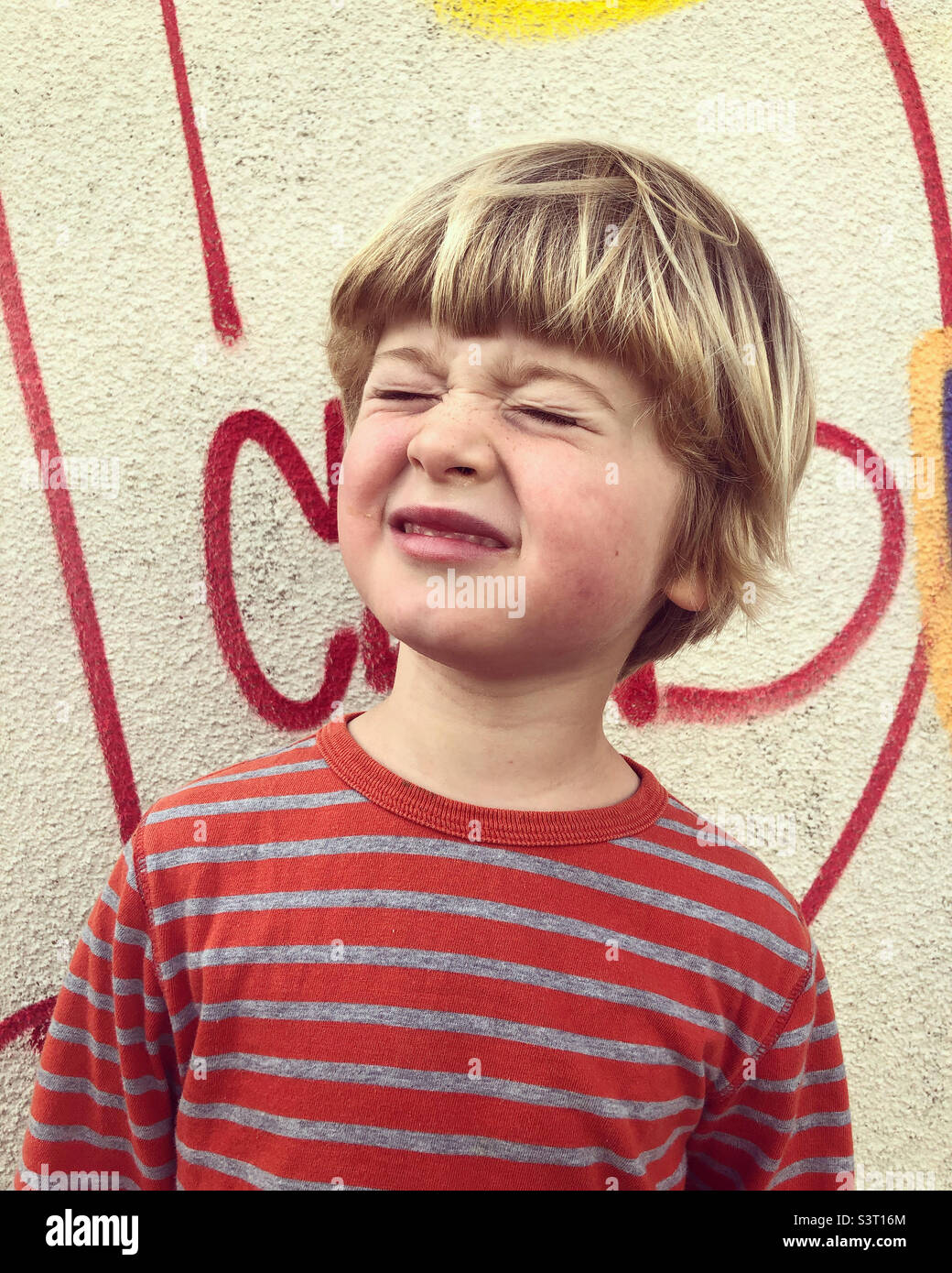 Big faces hi-res stock photography and images - Alamy