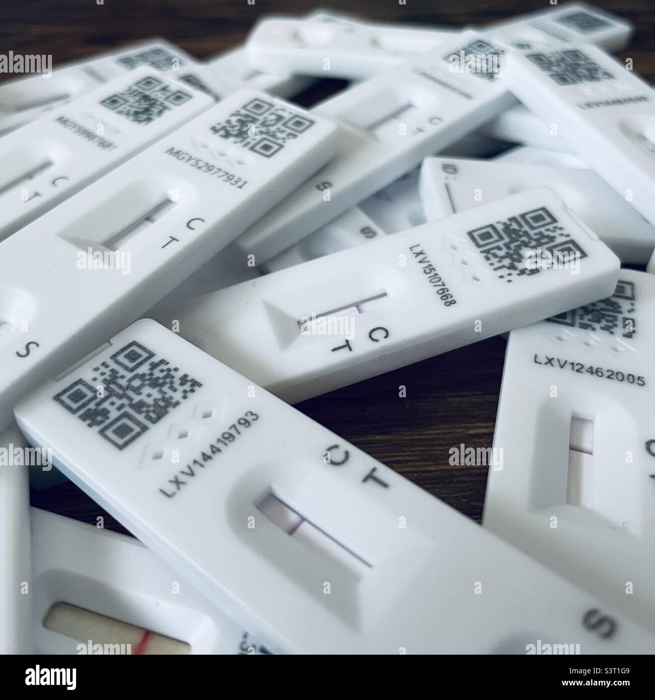 Covid lateral flow tests hi-res stock photography and images - Alamy