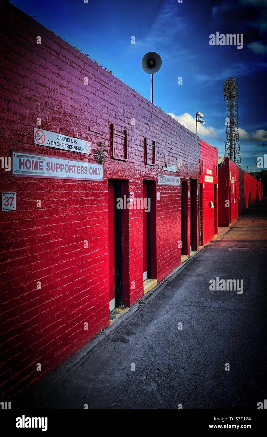 A floodlights oakwell stadium hi-res stock photography and images - Alamy