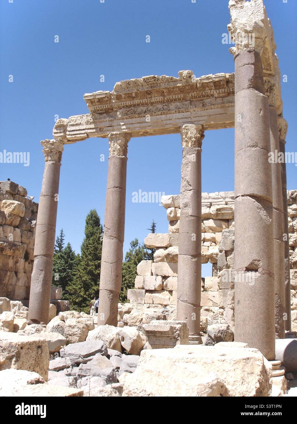 Roman ruins of baalbek hi-res stock photography and images - Alamy
