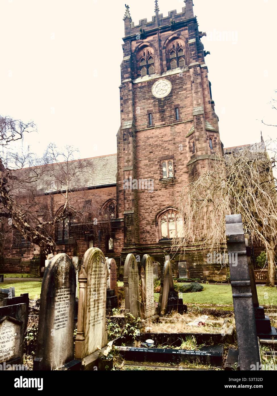 Grave of eleanor rigby hi-res stock photography and images - Alamy
